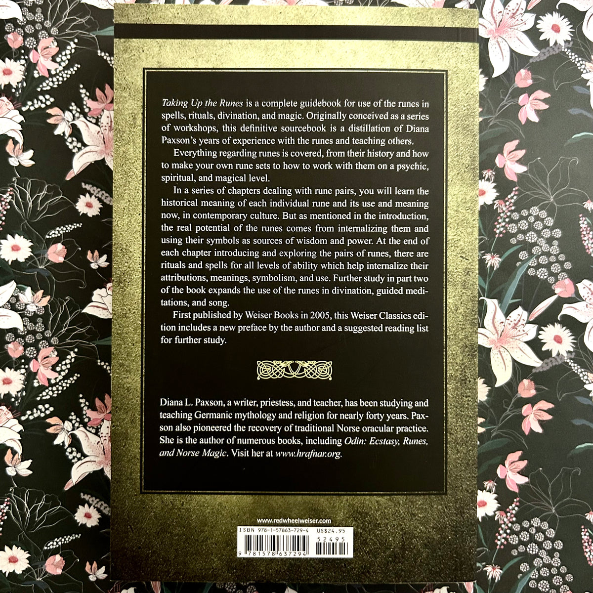 Diana L. Paxson - Taking up the Runes – Stoker Books